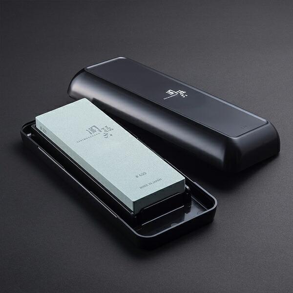 国内家庭用包丁シェアNo.1実績を持つ関孫六ブランドに豊富なラインナップで角砥石が新登場。中級〜上級者まで満足いただける高品質の日本製でご用意しました。関孫六ブランドの高価格帯の包丁もしっかりとメンテナンス可能です。＜準備＞＜研ぎ＞＜収納＞...