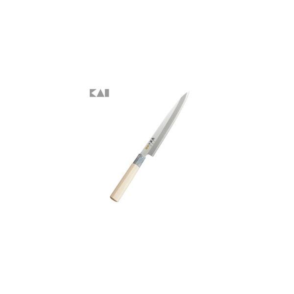 サビに強く手軽に使える、ステンレス製和包丁シリーズ。鎌倉時代に九州から関(美濃)に移り住んだ刀鍛冶が、良質の土、水、炭に恵まれたこの地で、刀剣作りをはじめたのが関鍛冶の起源です。多くの名刀が生まれましたが、名匠「関の孫六」は独特の作刀を工夫...