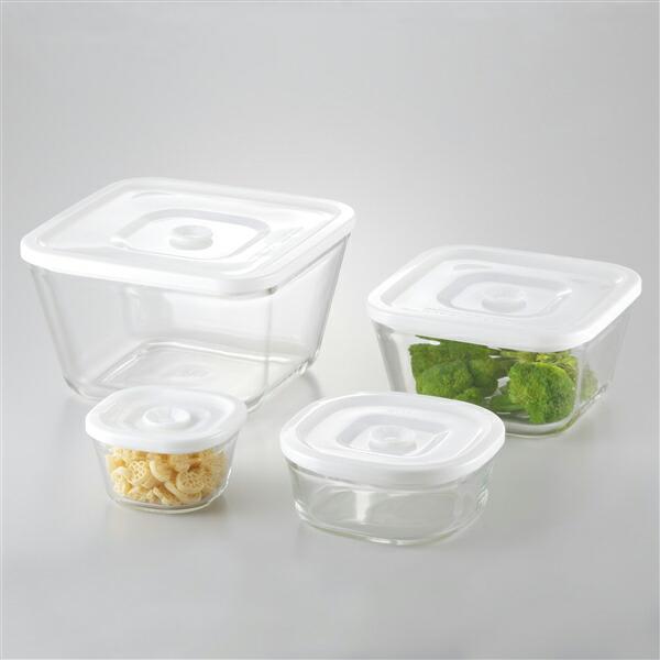 密閉タイプの「パック＆レンジ」です。保存容器であり、テーブルを彩る器にもなり、調理道具にもなる、1つで3役こなすキッチン容器の優れもの。密閉なのにフタをしたままレンジOKです。■冷蔵庫スッキリ！ひと目でわかる：中味がはっきりよく見えるので何...