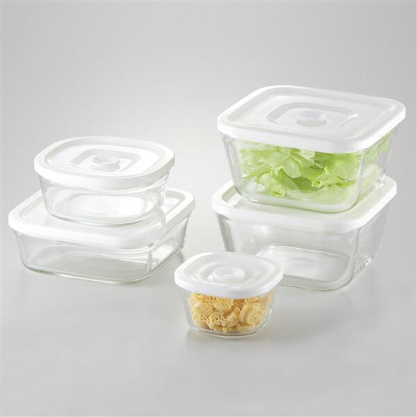 密閉タイプの「パック＆レンジ」です。保存容器であり、テーブルを彩る器にもなり、調理道具にもなる、1つで3役こなすキッチン容器の優れもの。密閉なのにフタをしたままレンジOKです。■冷蔵庫スッキリ！ひと目でわかる：中味がはっきりよく見えるので何...