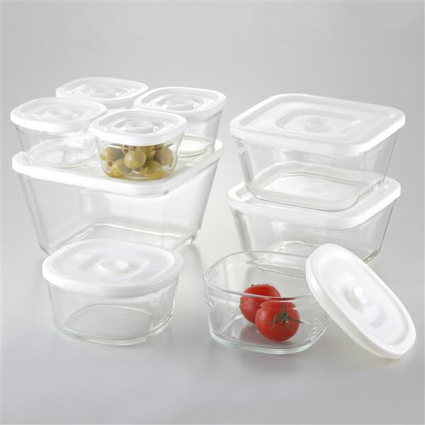 密閉タイプの「パック＆レンジ」です。保存容器であり、テーブルを彩る器にもなり、調理道具にもなる、1つで3役こなすキッチン容器の優れもの。密閉なのにフタをしたままレンジOKです。■冷蔵庫スッキリ！ひと目でわかる：中味がはっきりよく見えるので何...