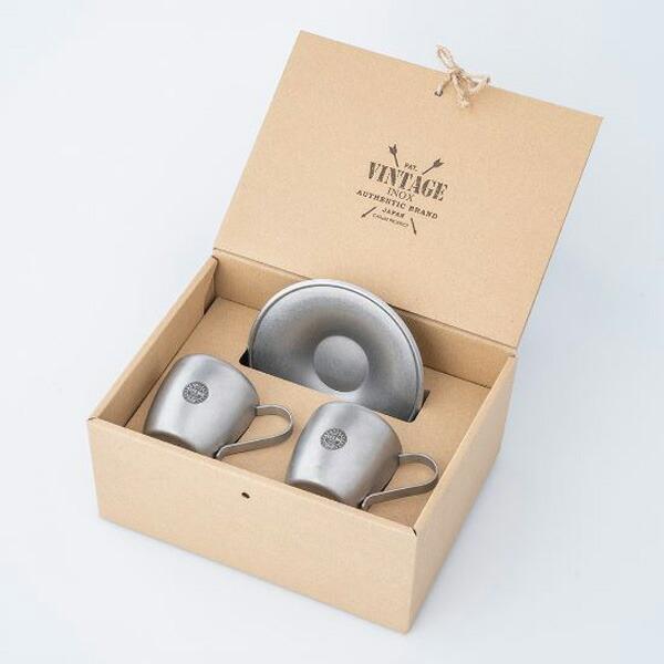 ステンレスの質感がスタイリッシュでありながらも、なめらかな曲線がやわらかい印象のコーヒーカップとソーサーの２客セットです。【商品名】青芳  VINTAGE INOX ヴィンテージイノックス  DＷカップ＆ソーサー160ml 2客セット 20...