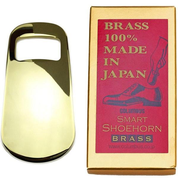 根強いファンがいらっしゃるシンプルなフォルム。真鍮に金メッキ加工を施した携帯サイズの靴べらです。・ 外出先での使用に最適な高級感のある仕様です。・真鍮を素材とした携帯用靴べらです。・光沢の美しい金メッキを施した高級感のある仕様です。【サイズ...