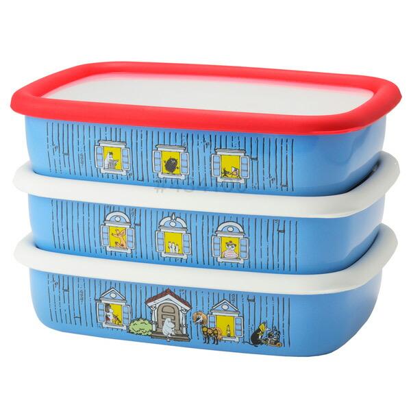 自由気ままなムーミンたちの暮らしぶり。玄関側でもテラス側でも誰かしらが活動中です。琺瑯素材は優れた熱効率を持ち、油汚れもすっきりと洗い落とせます。琺瑯の表面はなめらかなガラス質です。【商品寸法】W195 x D140 x H45mm（1個あ...