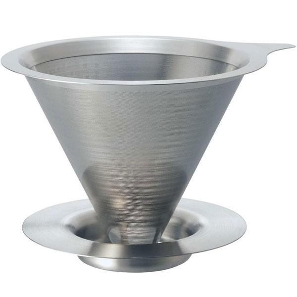 細かいエッチング加工を施したメッシュフィルターを、二重に重ねたドリッパーです。メタルフィルターならではの、コーヒーオイルを感じる味わいをお楽しみいただけます。コーヒー粉を入れる際の目安目盛りが付いているので便利です。【サイズ】幅132×奥1...