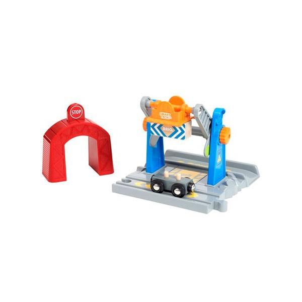 スマートテックリフト＆ロードクレーンで遊ぼう！このクレーンを使って重い荷物を楽に持ち上げたり、運んだりすることを学びましょう。スマートテックにより遊びがよりわくわくするものになります。スマート機関車がトンネルやクレーンと交信することによりサ...