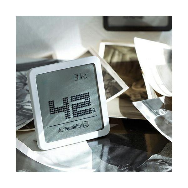 ・ポケットサイズでコンパクトなので持ち運びも楽です。・ひと目でわかる大きな湿度表示。・快適湿度であることをマークでお知らせしてくれます。【サイズ】W4.7×D4.7×H0.6cm【素材】ABS樹脂【仕様】・快適マーク(笑顔)...湿度40〜...