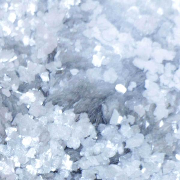 化学名：含水ケイ酸アルミニウムカリウム金箔・銀箔の様にガラスの中に少量入れてお使いください。使用上の注意ガラスに対する割合が多いとガラスが割れやすくなります。作業時は、保護メガネ・防塵マスクを着用し、作業後は、うがい・手洗い等を行ってくださ...