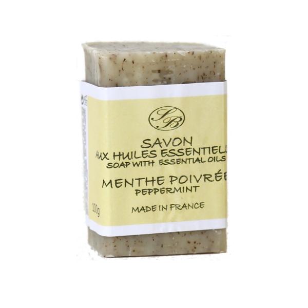 ナチュラルソープナチュラルな素材を存分に活かしたソープ。エッセンシャルオイルのフレッシュな香りが日々の暮らしに安らぎを与えます。植物性の石けんで、お肌にも優しくしっとりとした洗いあがりです。身体も、洗顔にもお使いいただけます。made in...