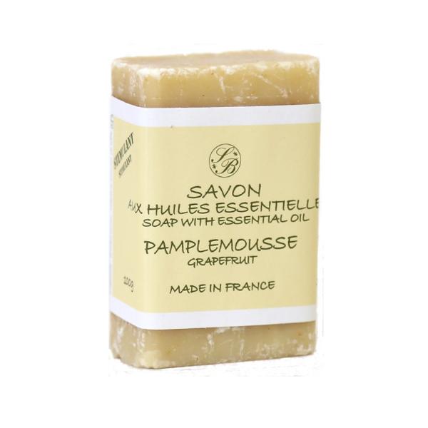 ナチュラルソープナチュラルな素材を存分に活かしたソープ。エッセンシャルオイルのフレッシュな香りが日々の暮らしに安らぎを与えます。植物性の石けんで、お肌にも優しくしっとりとした洗いあがりです。身体も、洗顔にもお使いいただけます。made in...