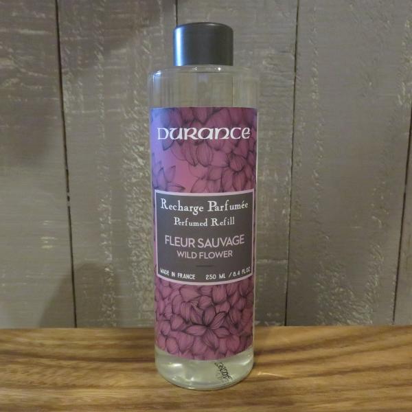 DURANCE&amp;#160;en ProvenceEMPREINTEフレグランスブーケ専用リフィル250mlフレグランスブーケ専用のリフィルです。重厚感のあるガラスボトルとシックなラベルデザインが高級感を感じさせます。外箱なし。mad...