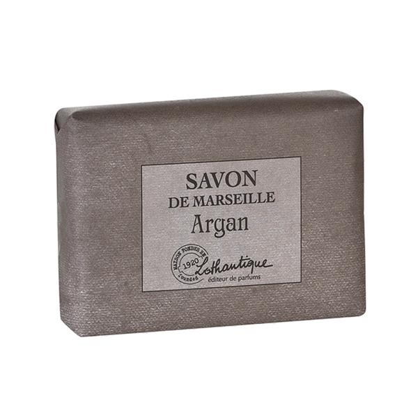 Lothantique（ロタンティック）Le comptoir 〓 savons de Marseille マルセイユソープ100g。プロヴァンスのオリーブオイル使用、シアバター配合の植物性石けん。パームオイル配合で肌あたりやさしく、香りが...