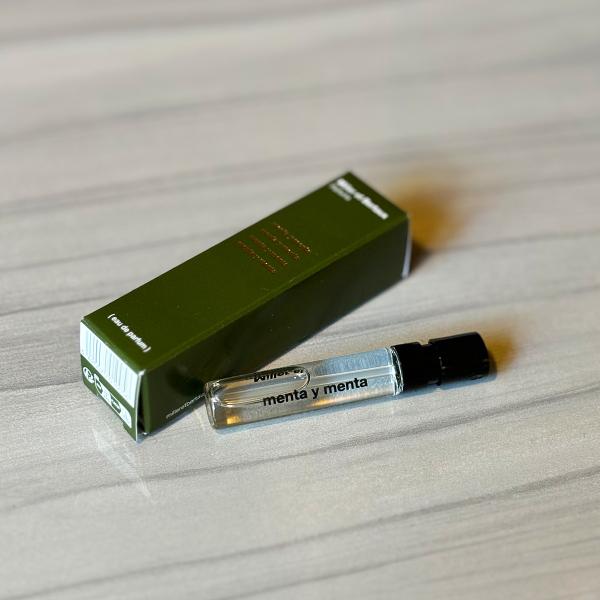 ■ミントミントミントの花束をイメージした香り。その名も「ミントミント」！すっきりと爽やかなモロッコミント、ペパーミント、ミント茶葉の香りにシトラス、ローストしたコーヒー、ジャスミンの香りをブレンドさせ、洗練されたユニセックスな香りになっています。