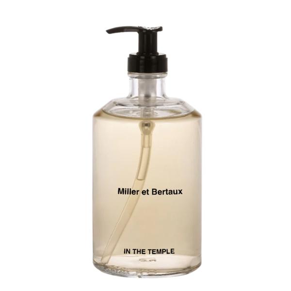 Miller et Bertaux●サヴォンリキッド（リキッドソープ）500mlまるで彼らの家のように、心安らぐ空間を演出する香り単なる香りではなく、彼らのライフスタイルを表現、演出するもの。それぞれの香りは、まるで日記の1ページのように、...