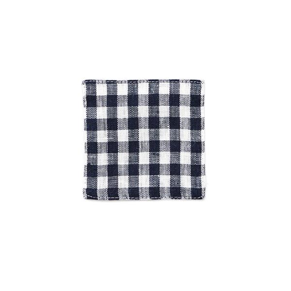 リネンコースターシンプルなグラスでもコースターを敷くだけでいつもと違う雰囲気に。またリネンは天然素材の中でも特に丈夫な生地。吸水性に優れ、乾きが早いのが特徴です。汚れたらさっとお洗濯、いつもの食卓に、おやつの時間に、ぜひ気軽にお使いください...