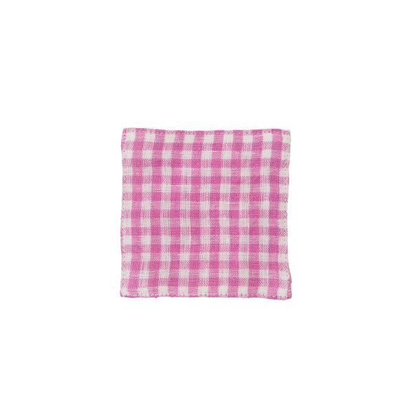 リネンコースターシンプルなグラスでもコースターを敷くだけでいつもと違う雰囲気に。またリネンは天然素材の中でも特に丈夫な生地。吸水性に優れ、乾きが早いのが特徴です。汚れたらさっとお洗濯、いつもの食卓に、おやつの時間に、ぜひ気軽にお使いください...