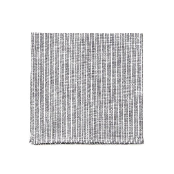 リネンナプキンテーブルクロスとコーディネートして、お揃いにしたり、色違いにしたり、いろいろなテーブルセッティングが楽しめるリネンナプキン。食事の際に、口や手を拭くためとしてはもちろん、ナプキンの上にカトラリーをのせてセッティングすれば、いつ...