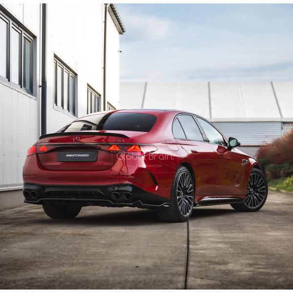 ご覧頂き誠に有難うございます。メルセデスベンツ Eクラス W214 S214 E53 AMG リア ディフューザー スポイラーです。PL発の大手ボディキットメーカー製です。純正ラインを生かしつつボリューム感もあり、よりレーシーに仕上がります...