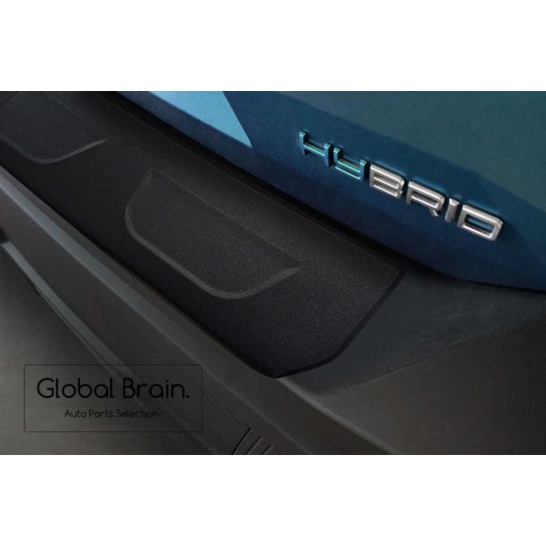 ご覧頂き誠に有難うございます。　プジョー 408 GT/アリュール リア バンパー プロテクター ガード ブラックです。ドイツ製で後付け感も感じさせない精巧な製品です。大きい荷物,重い荷物の出し入れの際に擦れや傷から保護してくれる製品です。...