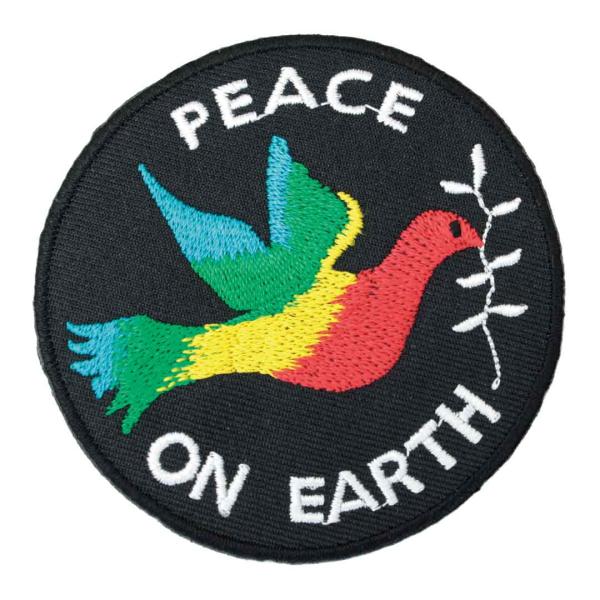 商品名 PEACE ピース ハト 鳩 pigeon 平和 象徴デザイン メッセージ ワッペン ワッペン取り付け方 接着する位置に正しく置いて、当て布をのせ、アイロンが直接生地にあたらないようにしてください。アイロンの温度は150℃前後（綿用...
