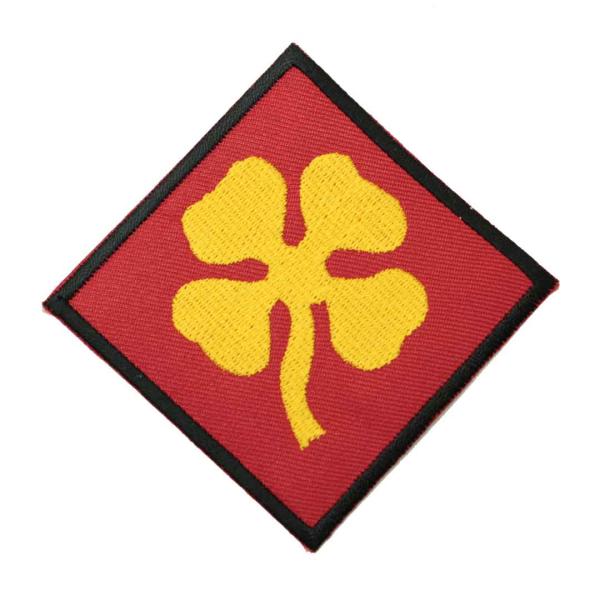 商品名 クローバー CLOVER エンブレム紋章 ミリタリー デザイン ワッペン ワッペン取り付け方 接着する位置に正しく置いて、当て布をのせ、アイロンが直接生地にあたらないようにしてください。アイロンの温度は150℃前後（綿用）に保ち、約...