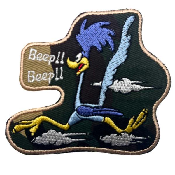 迷彩 ロードランナー キャラクター アメカジ デザイン ワッペン ワッペン取り付け方法 接着する位置に正しく置いて、当て布をのせ、アイロンが直接生地にあたらないようにしてください。アイロンの温度は150℃前後（綿用）に保ち、約20秒間強く押...