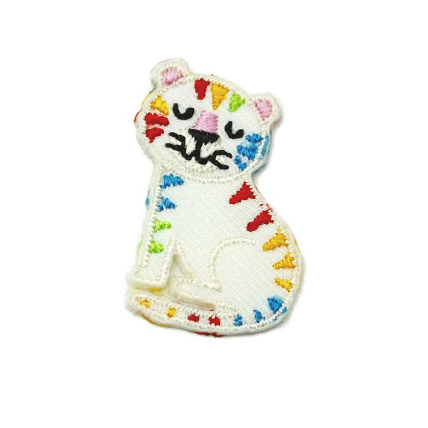 商品名 ミニサイズ 猫 ネコ CAT 動物 かわいいワッペン取り付け方 接着する位置に正しく置いて、当て布をのせ、アイロンが直接生地にあたらないようにしてください。アイロンの温度は150℃前後（綿用）に保ち、約20秒間強く押さえてプレスして...