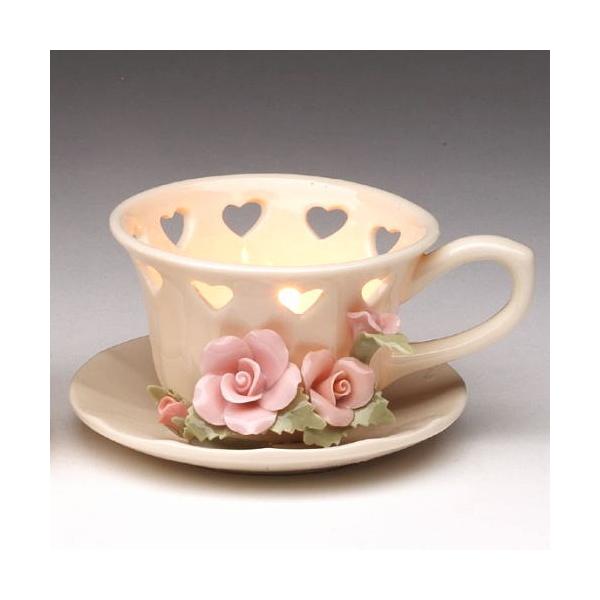 サイズ(cm)：　高さ５．５Ｘ横幅１１（受け皿：直径９．５）材質：　ポーセリン（陶磁器）