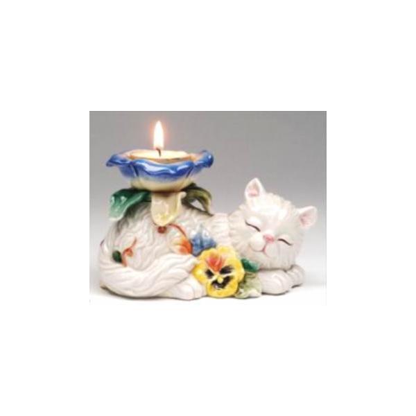とても可愛らしい、微笑みを浮かべながら休む白い猫ちゃんのキャンドルホルダーです！お背中の上にパンジー型のティーライトホルダーが乗っています♪サイズ(cm)：　縦８．５X横１３材質：　ポーセリン（陶磁器）