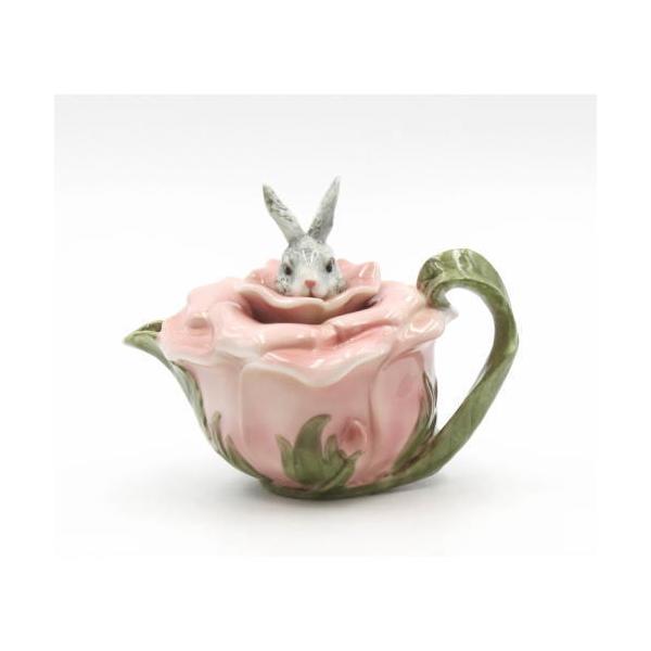 薔薇をかたどったティーポットには、蓋の上にロージーラビットが顔を覗かせています♪サイズ(cm)：　縦１４．６X横１７．５材質：　ポーセリン（陶磁器）容量：　約350ml