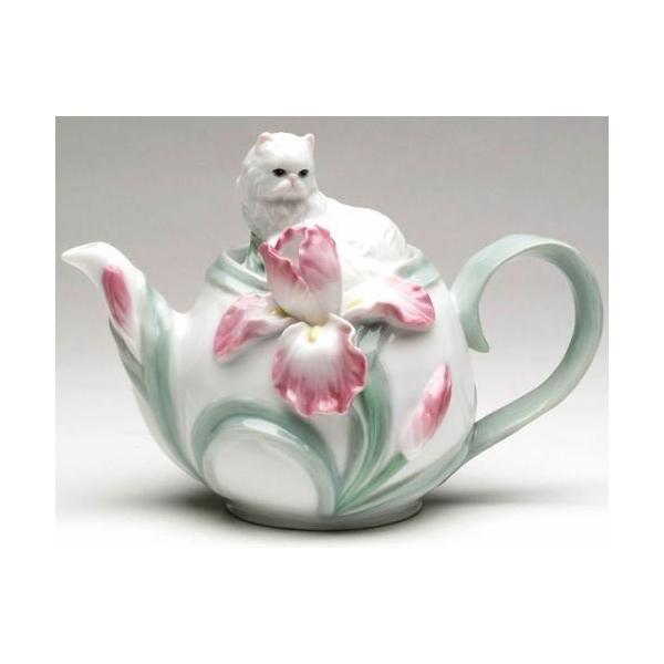 愛らしいペルシャ猫のシリーズは、飾っておくだけでも心が和みそうです♪猫好きの方へのプレゼントにも最適です。サイズ(cm)：　縦１４．５X横２０材質：　陶磁器容量：　約590ml