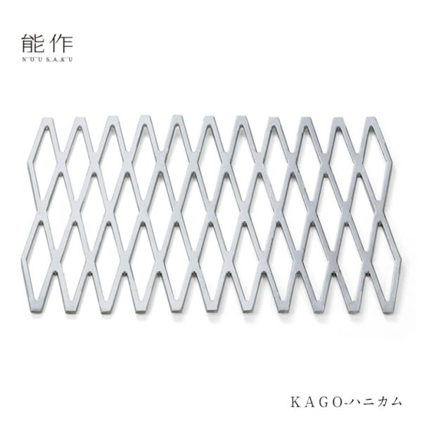 サイズ H3　W217　D163箱サイズ H18　W236　D176箱入重量 430g素材 錫100%箱仕様 化粧箱デザイン 小野里奈※サイズはmmでの表記となります。※Hは底面から縁までの高さとなります。厚みではありません。※全て手仕事で...