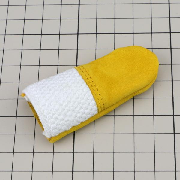 ケガを予防し作業性をアップする！ソフトな薄手の皮でできている指サックです。作業中のケガから指を守る指サック！親指にピッタリ！ソフト皮なので作業性抜群！削り出しや穴あけ、指先で対象を持つ作業にオススメ！仕様・大(親指)：約7.0cm×3.5c...