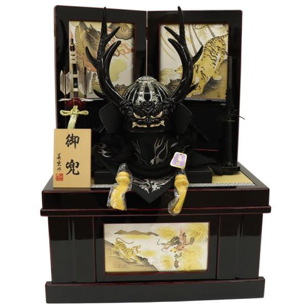 子どもの日の思い出、記念に被れる兜！インスタ映えする着用武将兜、豪華な兜飾り五月人形 兜飾り着用収納飾 25号 龍鳳 本多忠勝 彫金龍虎 2025-tb048 幅62cm 戦国武将  端午の節句 節句 お祝い インテリア