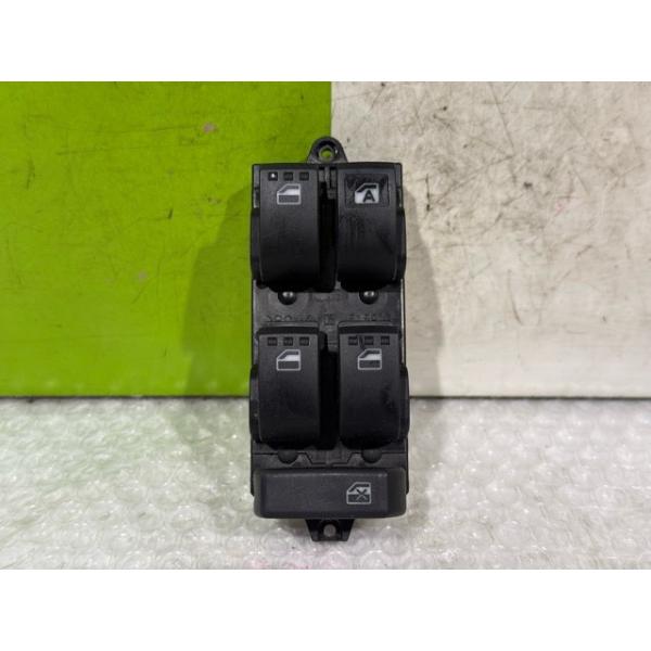 **** 商品説明を必ずご確認ください ****部品管理番号：000005457861900メーカー純正品番：84820-B2470部品名：パワーウインドウスイッチ部品区分：リサイクル品車名：キャスト車両タイプ名：5ドアハッチバック通称型式...