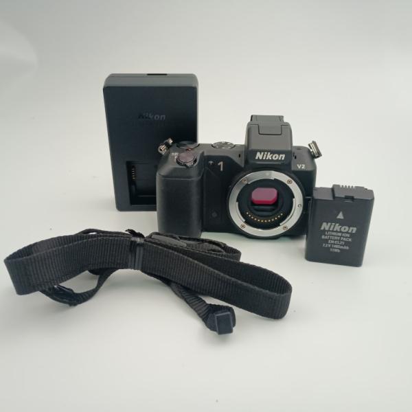 【管理番号】2525092011243【外観状態】・ボディ：極端に目立つ傷、文字消え、ヘコミはなく比較的綺麗な状態です。・液晶画面：ドット抜けなし、表示問題なし ・ボタン・ダイヤル：全て正常に動作【付属品】・バッテリー・バッテリー充電器・ス...