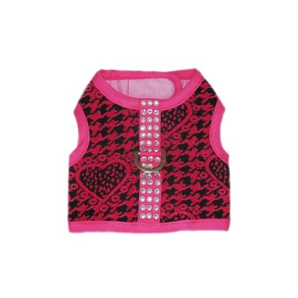 カリフォルニア、サンタモニカのブランド、Pooch Outfittersから、おしゃれで可愛いデニムのハーネスベストです。 赤と黒の柔らかい織の入った男の子にも女の子にも似合いそうなシンプルなハーネスベストです。 ハート柄に真ん中のラインス...