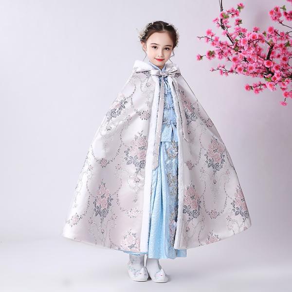 【発売日：2019年10月17日】マットな質感のベーシックでエレガントなボレロも、裏返せばサテンの輝きが華やか、ドレッシーな装いに。着るドレスやワンピースの素材感に合わせて、または、入学式や七五三から発表会や結婚式、パーティーまで、シーンに...