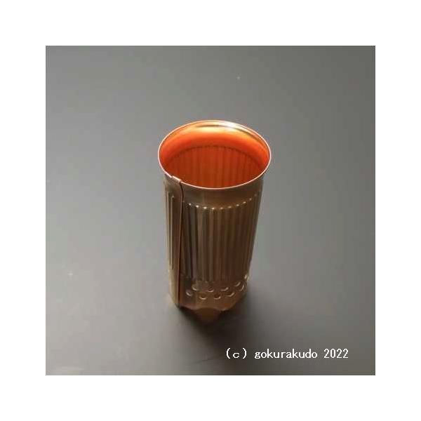 花立や水盤の水が腐りにくいようにさせる商品です。素材は純銅。 水につけますと銅がイオン化しまして溶け出し、その殺菌作用などで水を腐りにくくさせます。また悪臭やヌメリも抑える効果があります。表面が酸化して変色する場合がありますがそのままご使用...