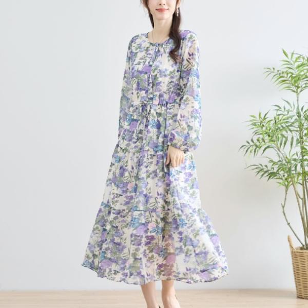 ベーシック×トレンド×エレガントがテーマで遊び心があり着回しのきくアイテムを取り揃えているメーカーです。少しゆったりサイズのミセスに人気のブランド。優雅なシフォン素材で仕立てたロングワンピース。繊細な花柄が上品な印象を与え、軽やかなシルエッ...