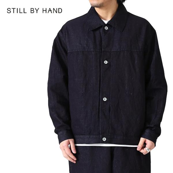 Still By Hand縦糸にコットン、横糸にヘンプを使用した8.5ozのオリジナルデニムジャケット。程よい薄さでハリのある素材感で、清涼感のある軽い着心地です。Gジャンには珍しいスラッシュポケットを採用し、ミニマムな見た目にこだわりまし...