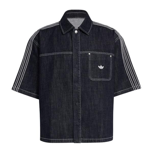 adidas originalsカジュアルスタイルのルーズフィットデニムシャツ。トレンド感のあるショートレングス。単体での着用はもちろん、同素材のデニムパンツ(別売)とのセットアップスタイルもおすすめ。