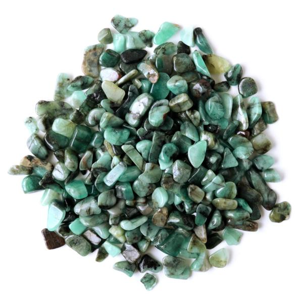 ◆約100gでのお届けになります。◆エメラルド Emeraldエメラルドはダイヤモンドなどと並び、世界四大宝石の一つとして非常に有名な石です。紀元前４０００年頃のバビロニアで使われていたのが記録に残る最も古いものです。鉱物としてはアクアマリ...
