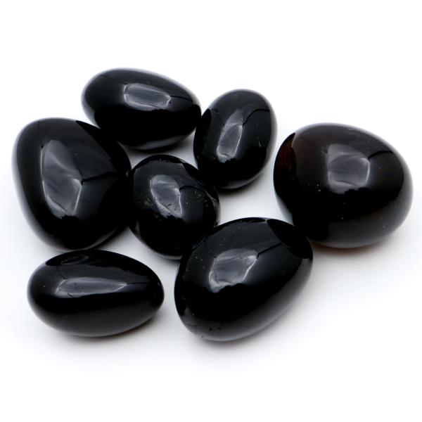 表面ツヤツヤの高品質モリオンのタンブルになります。■サイズ約150gでのお届けになります。粒のサイズは大きめ（写真をご参考ください）■備考天然石になりますので、タンブルのサイズや形にはバラつきがございます。天然のクラックや、傷などがある場合...