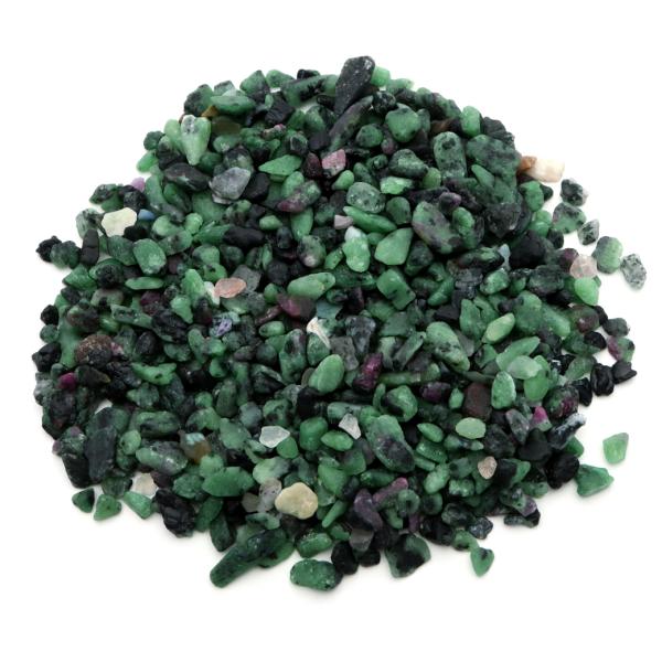 ◆約100gでのお届けになります。◆ルビーインゾイサイト Ruby in zoisiteルビーインゾイサイト、別名アニョライトは、ゾイサイトの中にルビーを含んだパワーストーンです。赤色の部分がルビー、緑色の部分がゾイサイトです。ゾイサイトは...