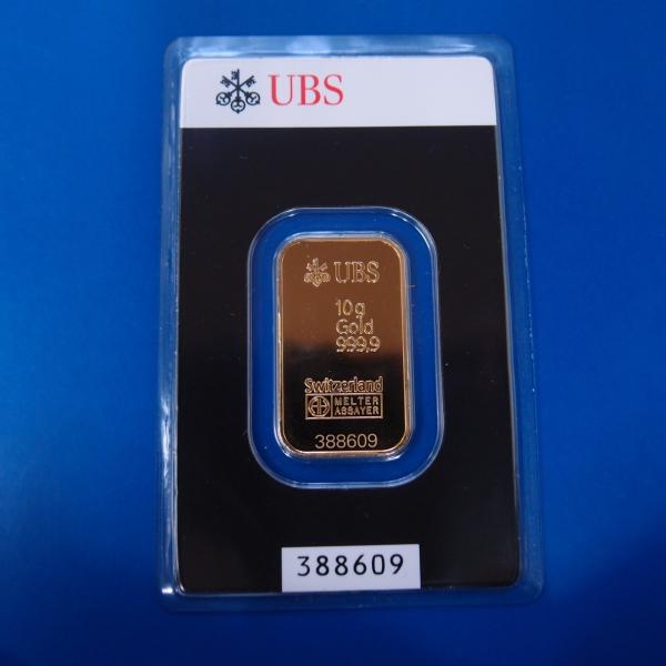 商品名：純金１０ｇインゴット　　製　造：スイス　ＵＢＳ銀行　品　位：９９．９９％　純金　　重　量：１０ｇ（インゴットのみ）　サイズ：縦　約31ｍｍ  横　約18ｍｍ　厚み　約1ｍｍ状　態：新品未使用　未開封　ブリスターパック入り純金　純金イ...