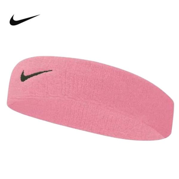 ストレッチ素材でしっかりフィット。スウォッシュロゴの刺繍入り。パイル地を使用し吸水性がよく、スポーツやファッションなど色々な用途でご使用いただけます。●サイズ：フリーサイズ●素材：コットン、ナイロン、ポリエステル●カラー：ピンクゲイズ/オイ...