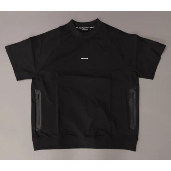 ゴルファーの動きに合わせた優れた着心地を提供します。実用的なポケット付きデザインで、ティーやマーカーなどの小物を収納可能。機能性と上質さを兼ね備え、ラウンド中の快適さを追求する方に最適な一着です。【生地】綿52％・ナイロン46％・ポリウレタ...