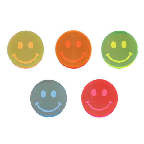 ●特長遠くからでも目立つ、よく見える光を集めて反射する。●サイズΦ40厚さ 5ｍｍ●材質アクリル樹脂※モニターによって色が多少異なる場合があります。メール便（税込3,980円以上のお買い上げで送料無料）の場合、1封筒に15個まで入れることが...