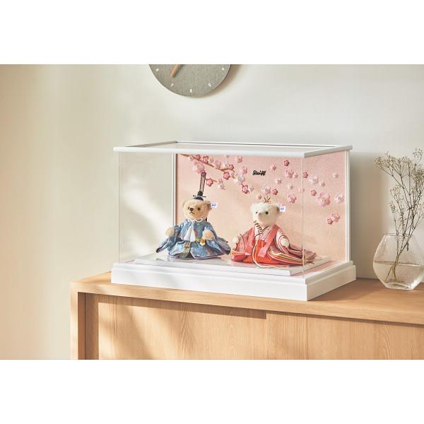 かわいらしく高品質なシュタイフのひな人形。柄のモチーフの「うさぎ」は飛び跳ねる姿から「飛躍」を表し、その長い耳は福を集めると言われています。柔らかい色合いが美しく、お子さまの成長と幸せを祈ります。●ひな人形ベア×2●ぬいぐるみ=モヘア着物=...